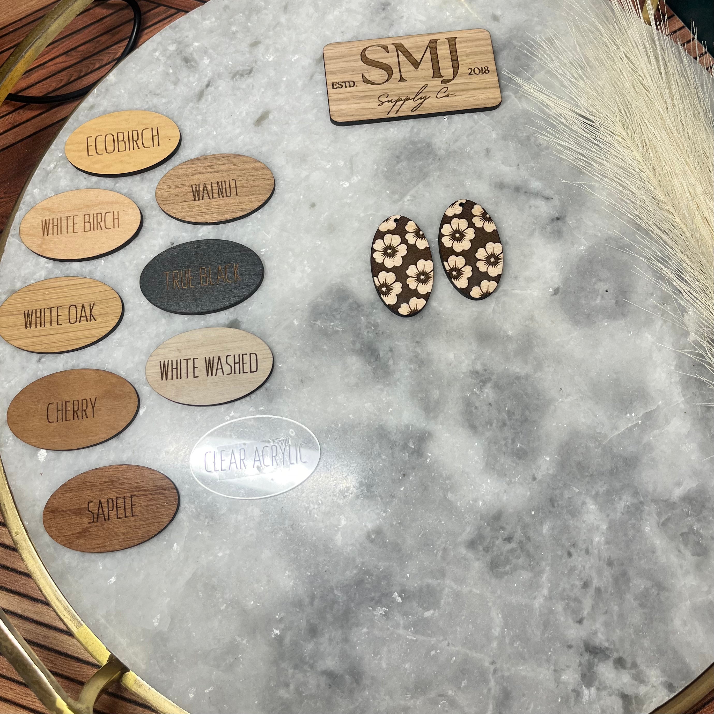 Daisy Engraved Oval (1 Pair) – Southern Magnolia Jewelry and Co.